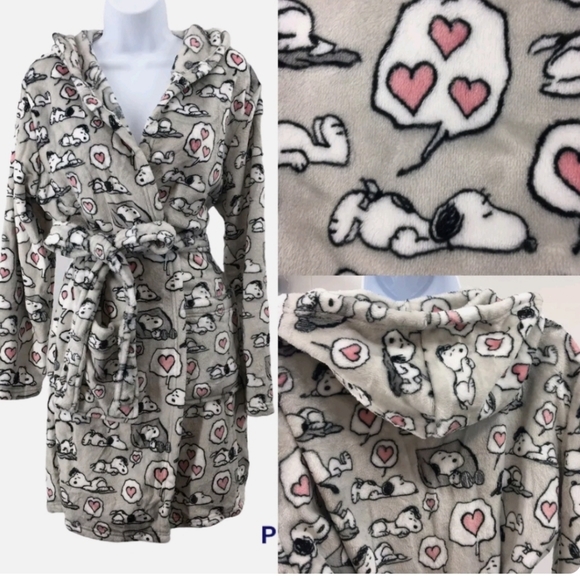 Berkshire | Intimates & Sleepwear | Peanuts Snoopy Plush Robe | Poshmark